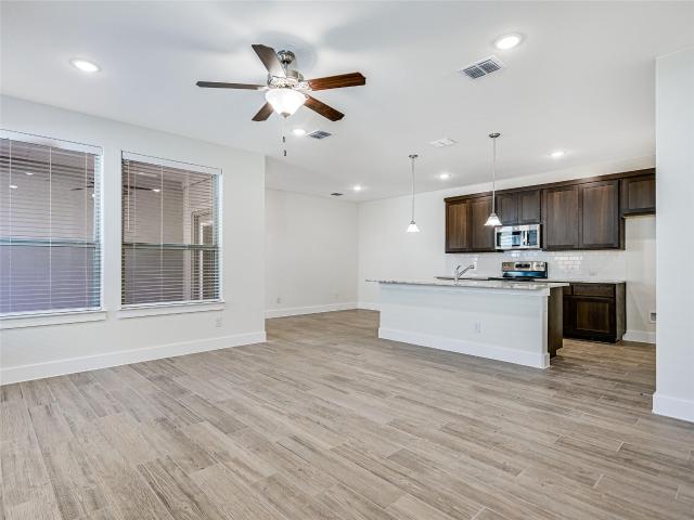 450 Parkline Dr