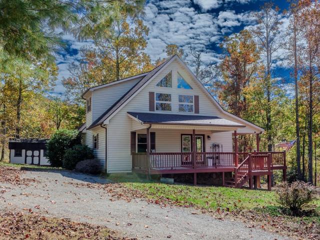 450 Rhododendron Ln