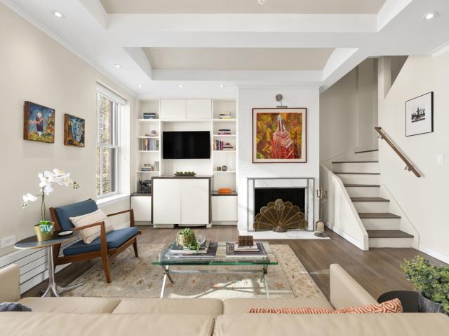 450 W 23RD Street E