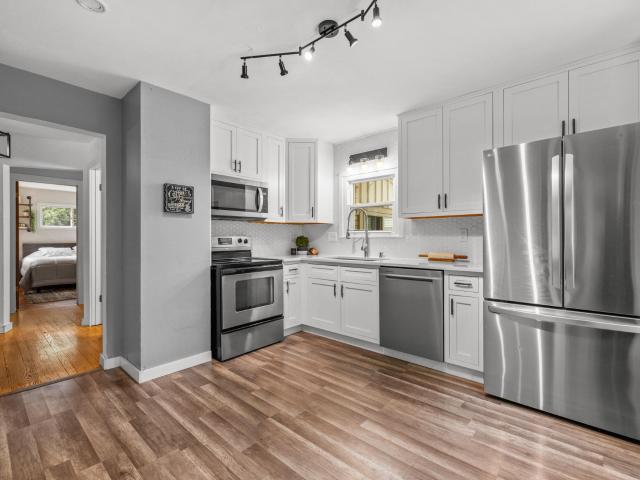 450 W Bradley Rd