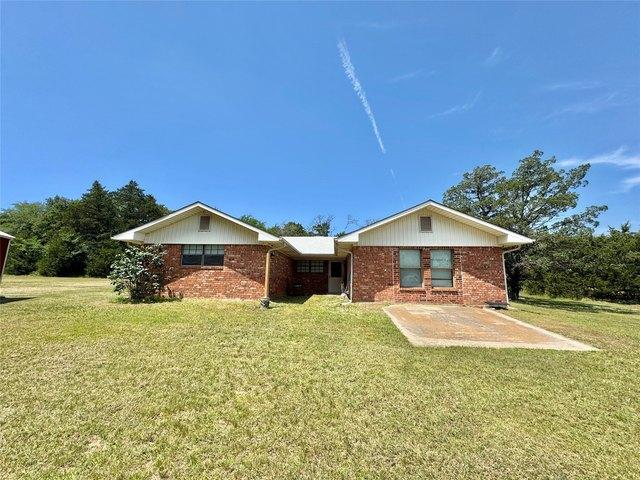 450 Woodbine Estates Rd, Gainesville, TX 76240