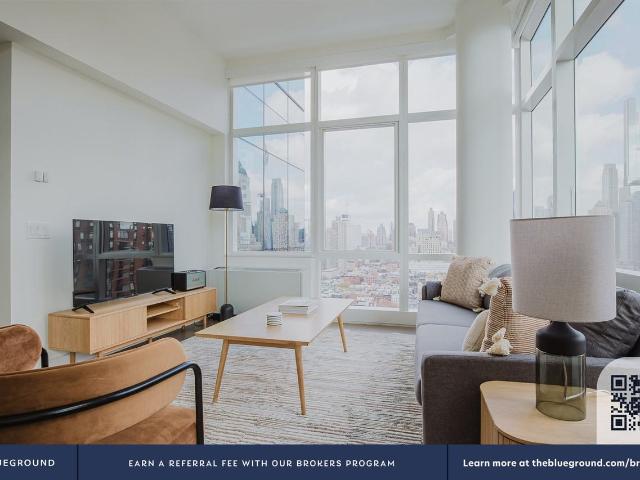 450 West 42nd Street 1 Bedroom Apartment for Rent at 450 W 42nd St #1693, New York, NY 10036 Hell's Kitchen