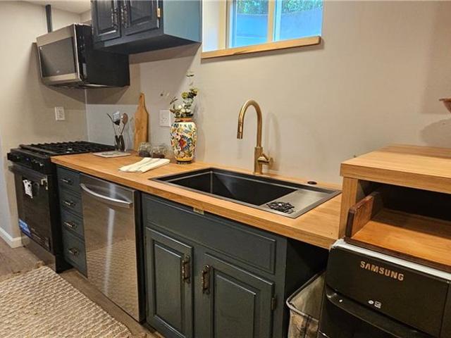 450 Willow Dr, Pittsburgh, PA 15243 | MLS #1759