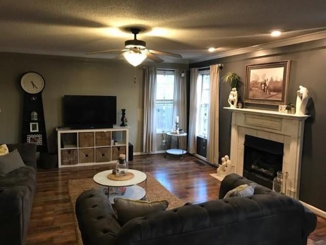 450 Winding Bluff