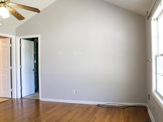 450 Titans Ln