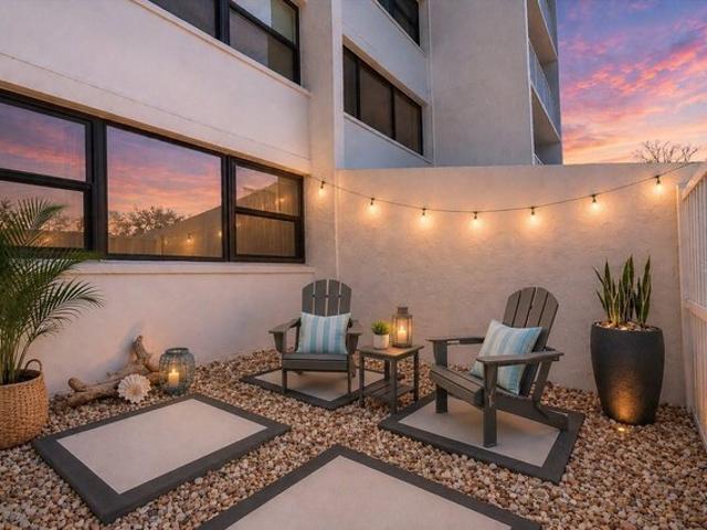 450 Treasure Island Cswy Apt 102, Treasure Island, FL 33706