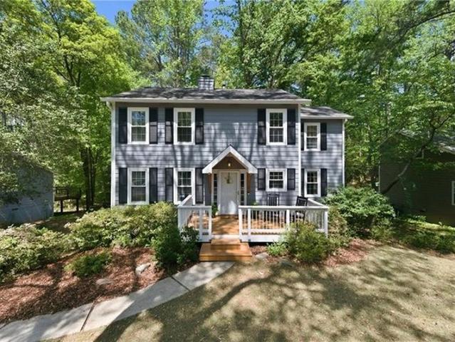 450 Tyson Cir, Roswell, GA 30076
