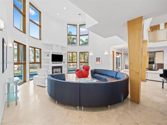 450 Victoria Ter, Fort Lauderdale, FL