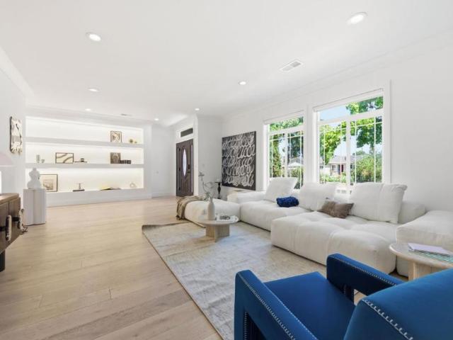 4514 Blackford Avenue