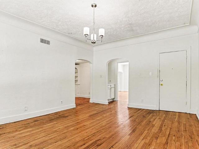 4515 Swiss Avenue # 7
