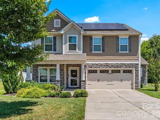 4515 Wedge Dr, Pfafftown, NC 27040