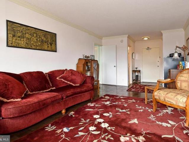 4515 Willard Ave 908S, Chevy Chase, MD