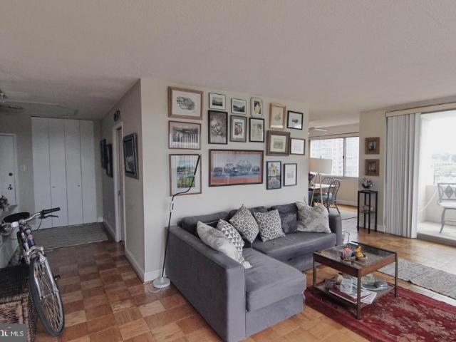 4515 Willard Avenue # 1604S