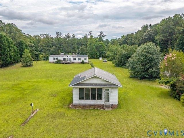 4516 Buena Vista Rd, Saluda, VA 23149