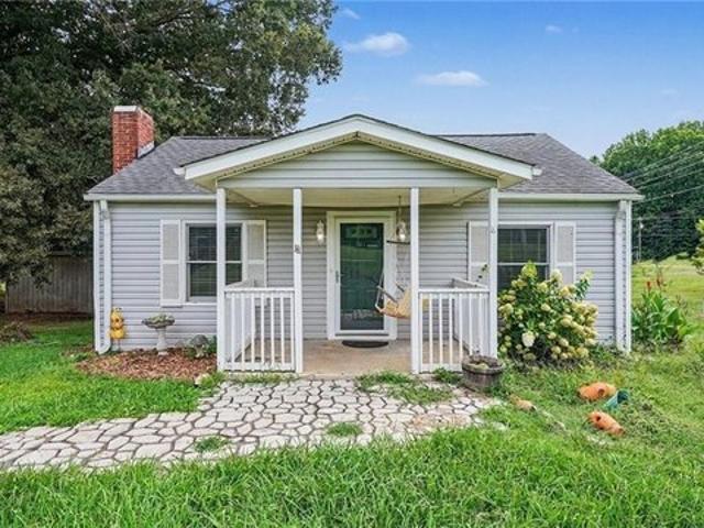 4516 Branson Davis Rd, Sophia, NC 27350