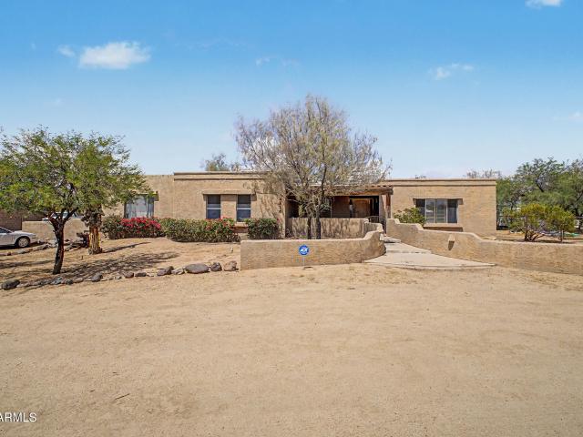 4516 e pinnacle vista drive