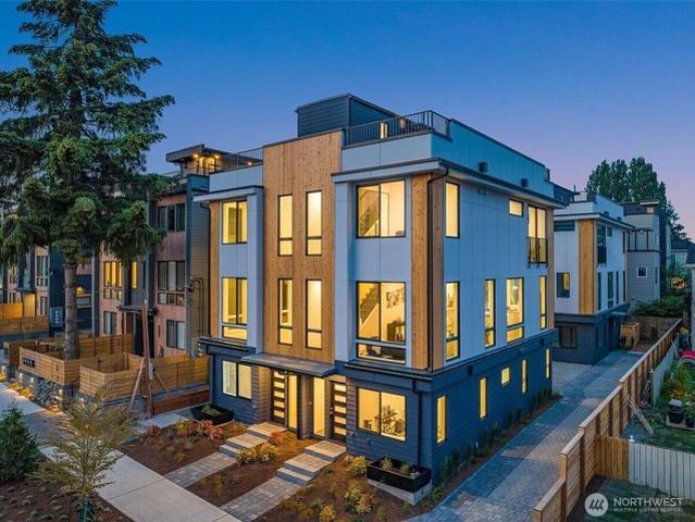 4516B Corliss Ave N, Seattle, WA 98103