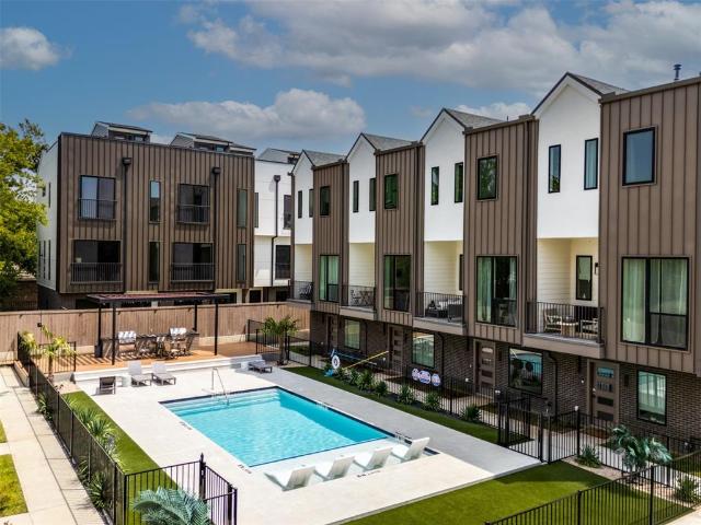 4517 Munger Avenue # 101