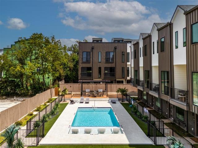 4517 Munger Avenue # 101