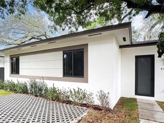 4517 NW 3rd St, Miami, FL 33126