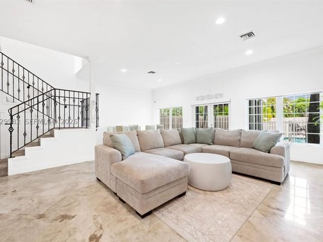 4517 NE 21st Ave Apt 5, Fort Lauderdale, FL 33308