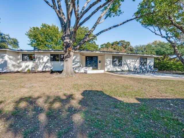 4517 Hildring Dr E, Fort Worth, TX 76109