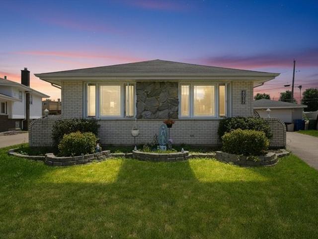 4517 W 110th Pl, Oak Lawn, IL 60453