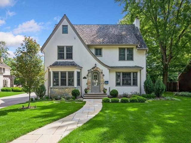 4517 Wooddale Ave, Edina, MN 55424
