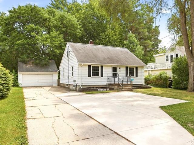 4518 Jefferson Ave, Midland, MI 48640