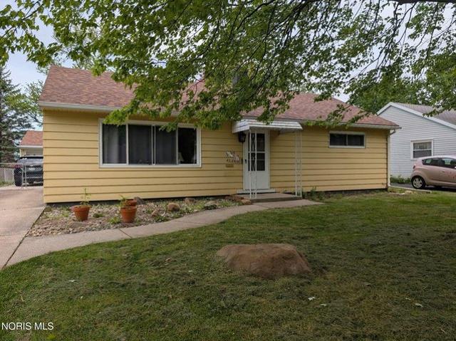 4518 Thackeray Rd, Maumee, OH 43537