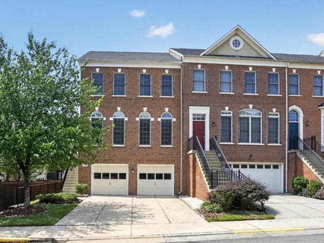 4519 Fair Valley Dr, Fairfax, VA 22033