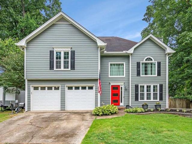 4519 Forest Creek Ct, Sugar Hill, GA 30518
