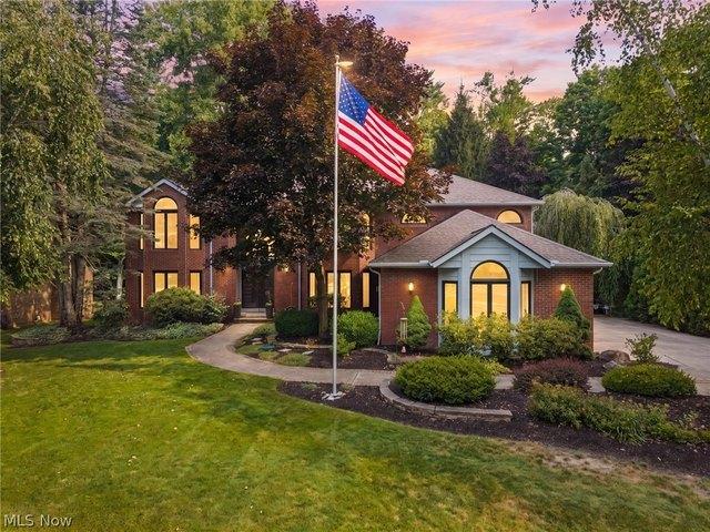 4510 Glen Eagle Dr, Brecksville, OH 44141