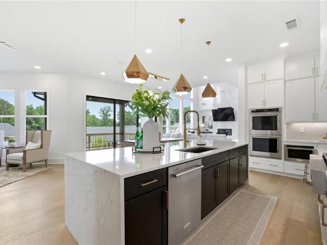 4510 Hawthorn Circle