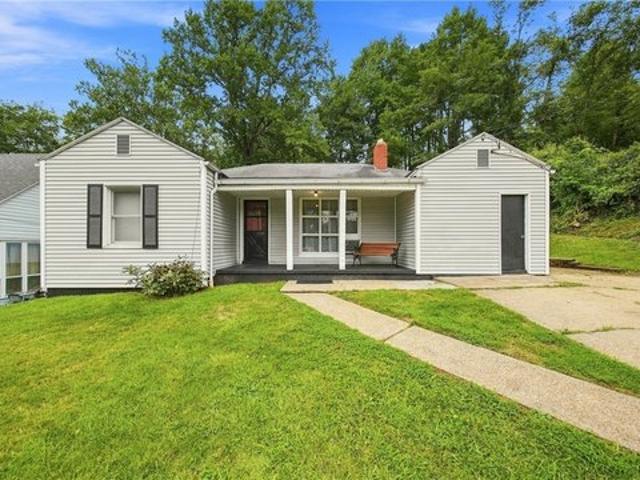 4511 Emerson Ave, Parkersburg, WV 26104