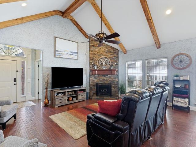 4512 Angelina Way