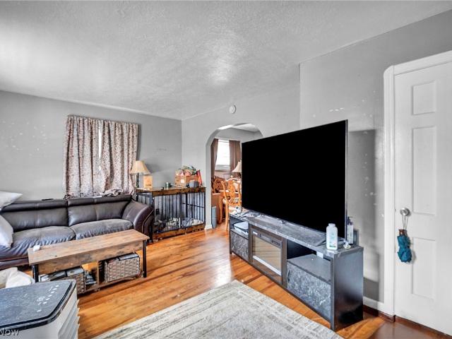 4512 W 150th Street
