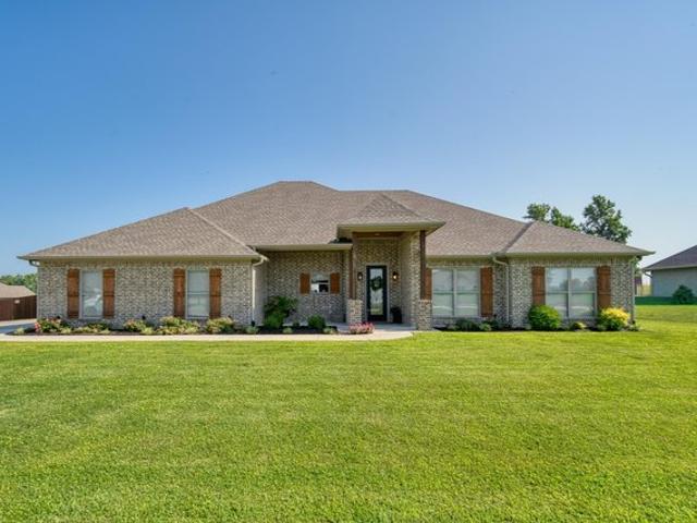4513 Windsor Park Ln, Kilgore, TX 75662