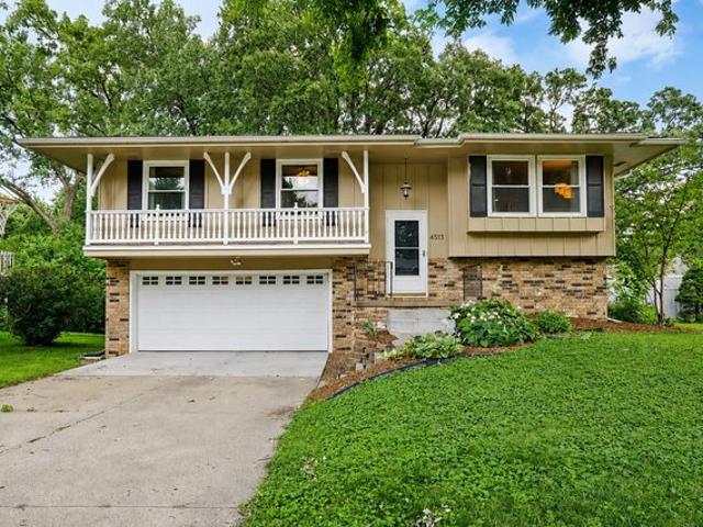 4513 67th St, Urbandale, IA 50322