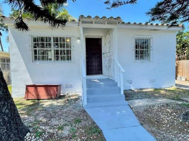 451 82nd St NW, Miami, FL 33150