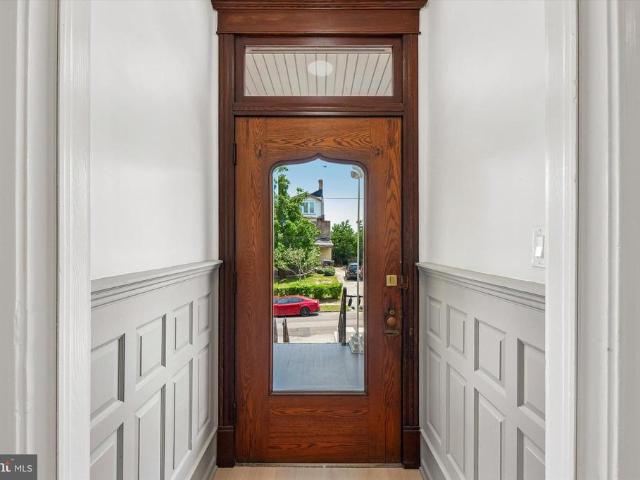 451 E Walnut Lane