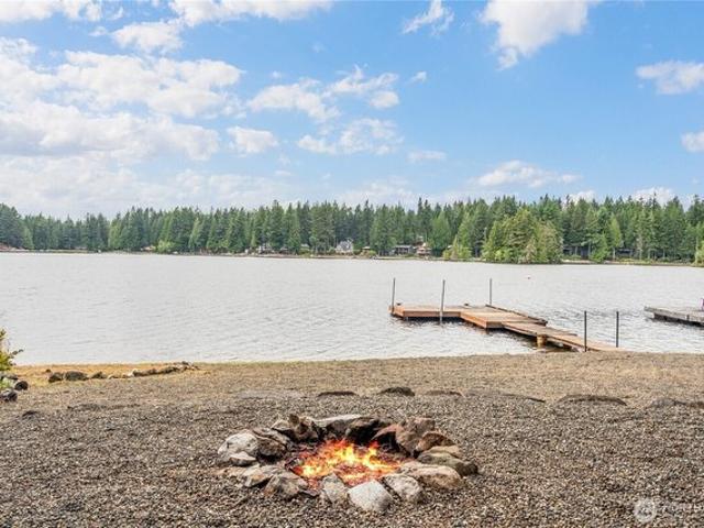 451 E Ballantrae Dr, Shelton, WA 98584