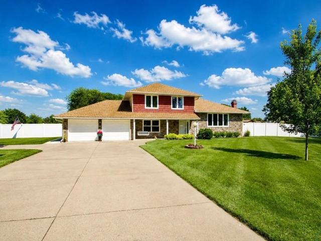451 Fair Oaks Dr, South Sioux City, NE 68776
