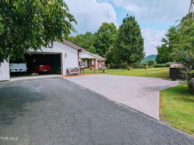451 Flemingtown Drive