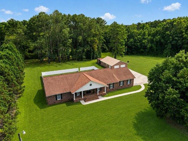 451 Kelton Rd, Saint Stephen, SC 29479