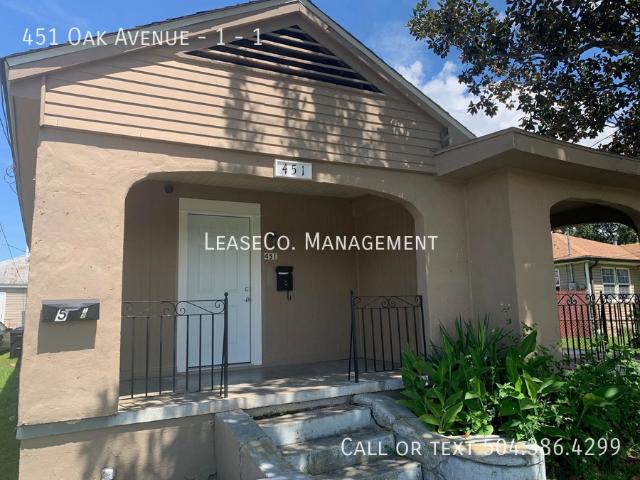 451 Oak Avenue 1, 2 beds, 1 full bath