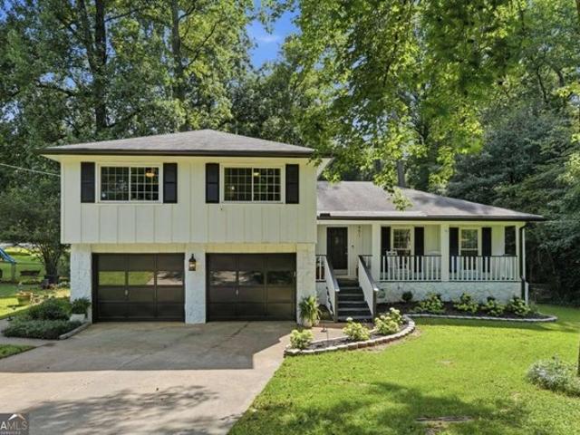 451 Little John Dr NW, Lilburn, GA 30047