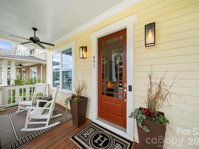 451 Luray Way