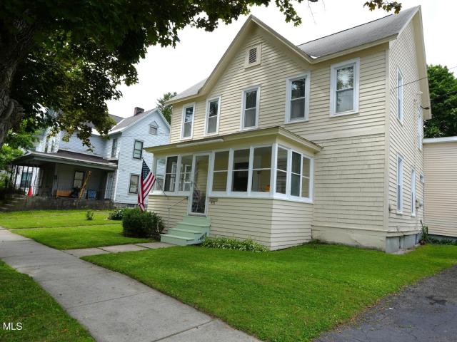 451 N Perry Street