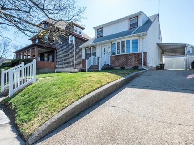 451 Nassau Blvd, Williston Park, NY 11596